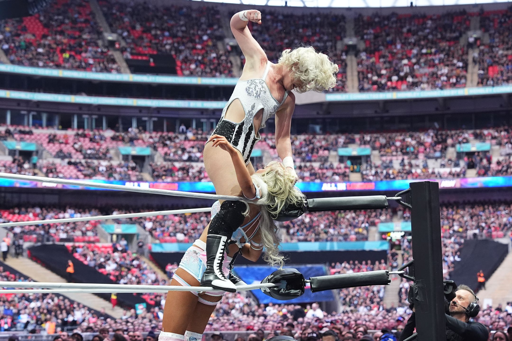 Toni Storm challenges Mayu Iwatani to IWGP Women’s title match at ...